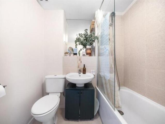1 bedroom flat for rent in Talbot Road, London, W2