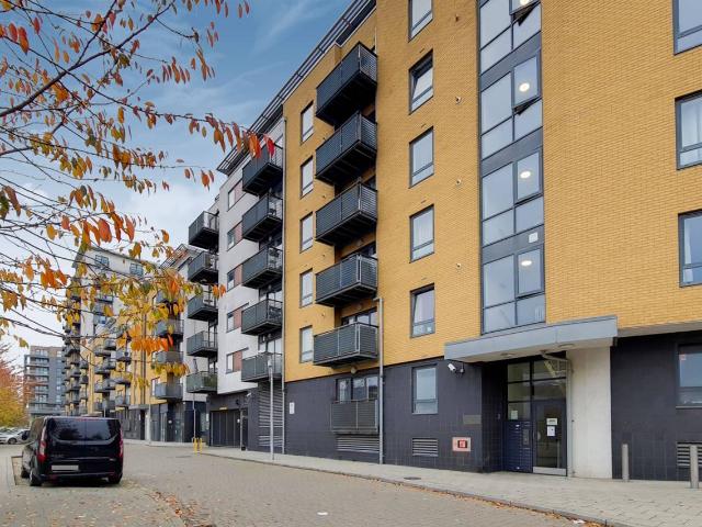 1 Bedroom Flat for Rent in Tarves Way | Foxtons