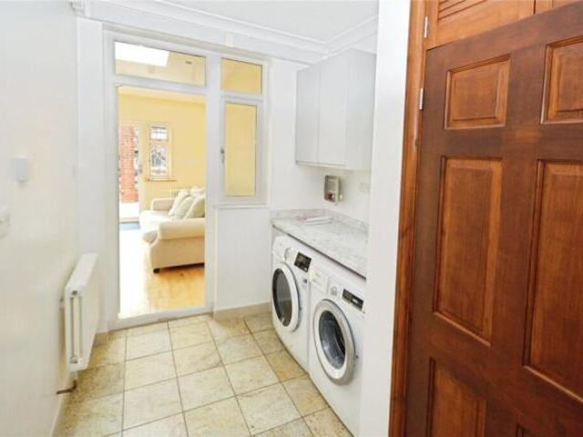1 bedroom house share for rent in Taunton Avenue, Hounslow, TW3