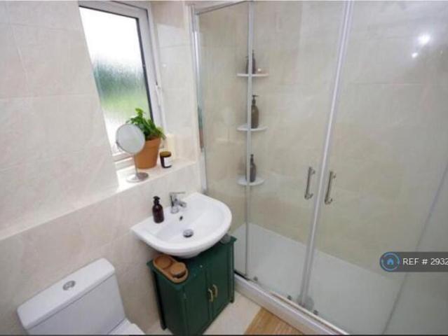 1 bedroom flat for rent in Taunton Drive, London, N2