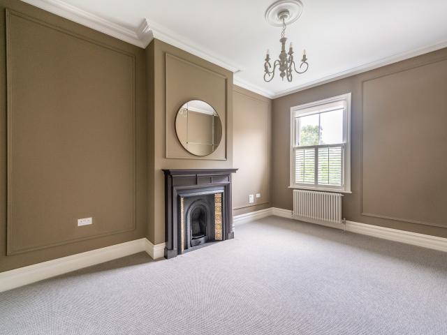 1 Bedroom Flat for Rent in Teignmouth Road | Foxtons