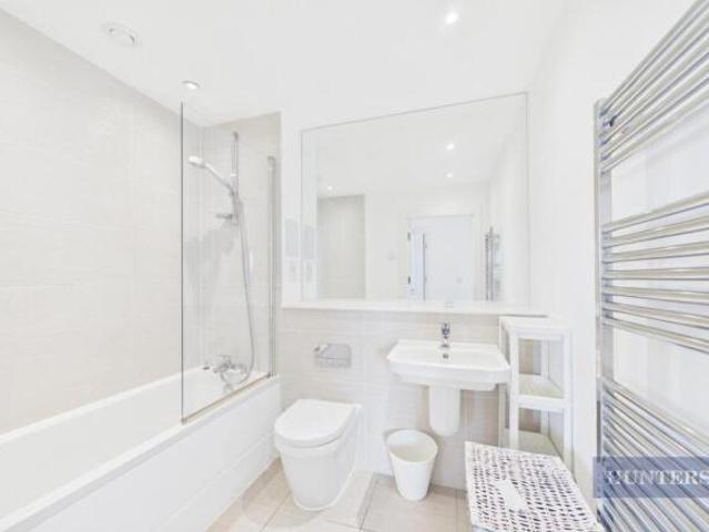 1 bedroom flat for rent in Television house, SO14