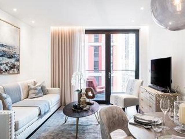 1 bedroom flat for rent in Thornes House, Charles Clowes Walk, London SW11