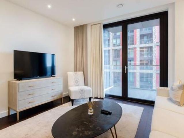 1 bedroom flat for rent in Thornes House, 4 Charles Clowes Walk, London SW11
