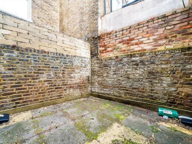 1 bedroom flat for rent in Thornfield Road, London, W12
