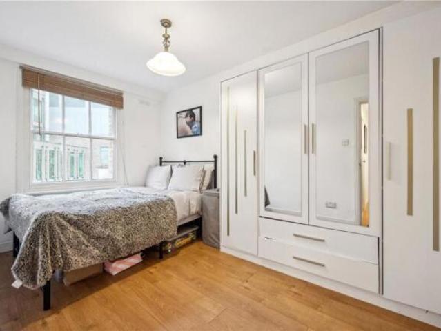 1 bedroom flat for rent in The Cloisters, London, E1