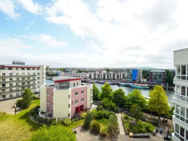 1 bedroom flat for rent in The Crescent, Hannover Quay, BS1