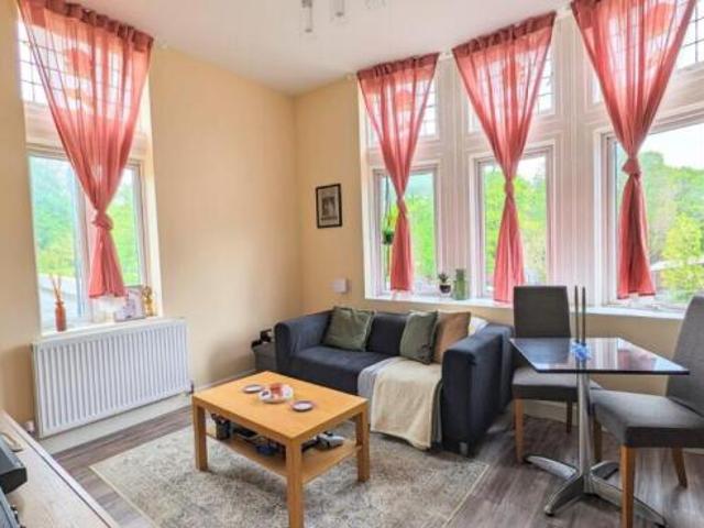 1 bedroom flat for rent in The Crescent, Hyde Park, LS6