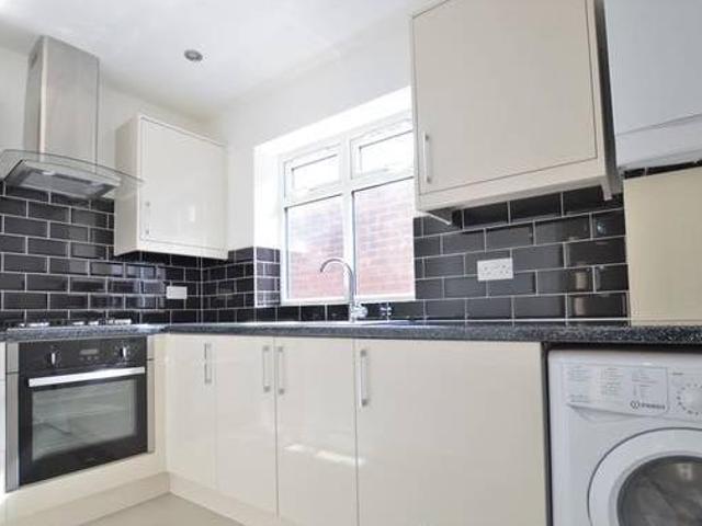 1 bedroom flat for rent in The Crescent Slough SL1