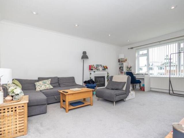1 bedroom flat for rent in The Avenue, Branksome Park, Poole, BH13
