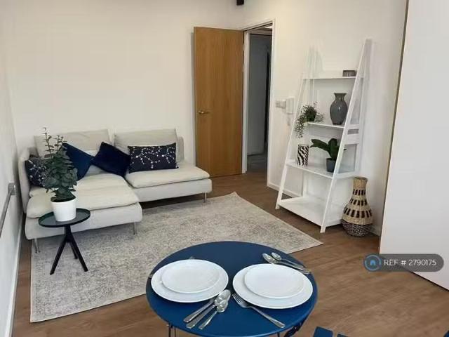 1 bedroom flat for rent in The Grid, Leatherhead, KT22