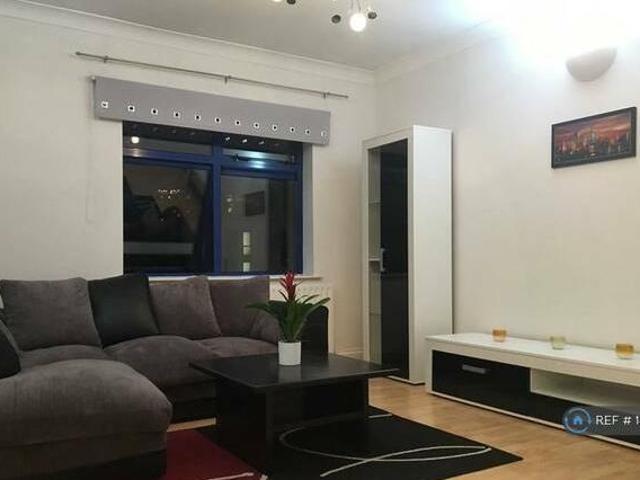 1 bedroom flat for rent in The Old Montague Apartments London E1