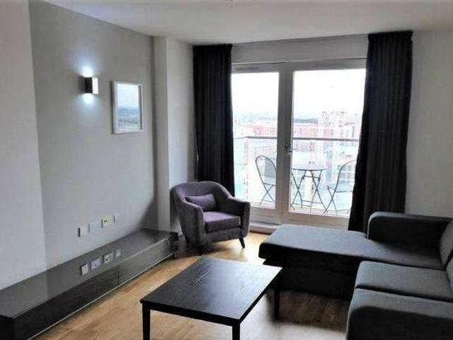 1 bedroom flat for rent in The Skyline 2 Goulden Street M4 Furnished M4