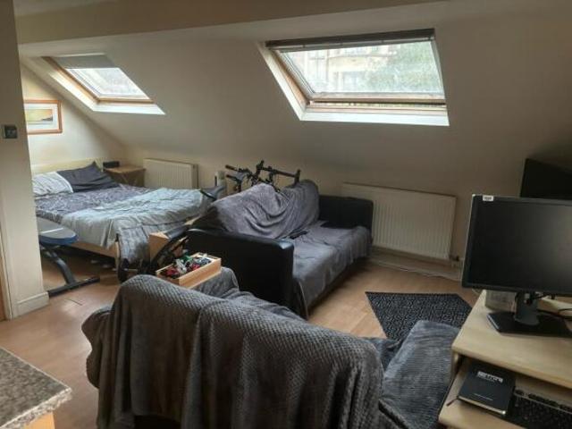 1 bedroom flat for rent in The Parade, Roath, Cardiff, CF24
