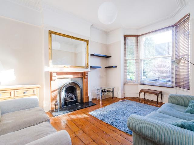 1 Bedroom Flat for Rent in The Park | Foxtons