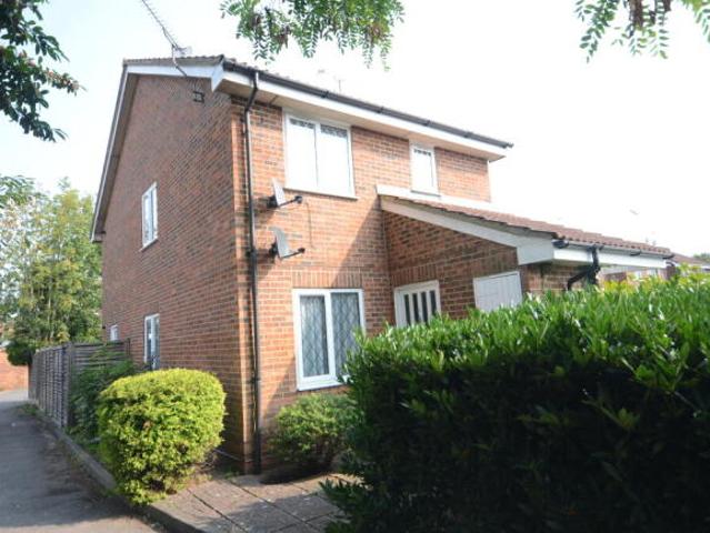 1 bedroom flat for rent in The Willows, Caversham, Reading, RG4