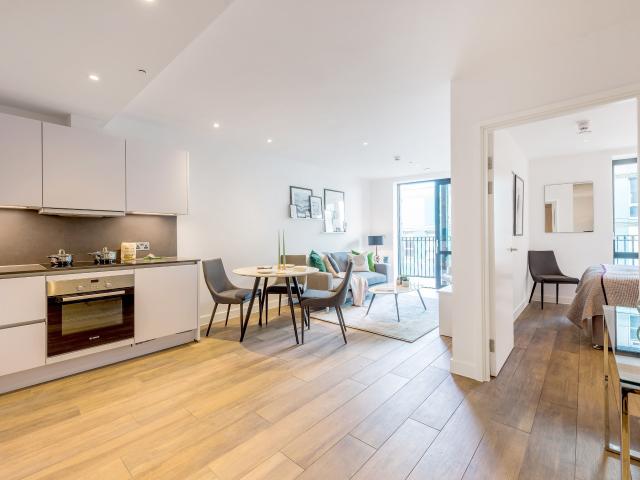 1 Bedroom Flat for Rent in Three Colts Lane | Foxtons