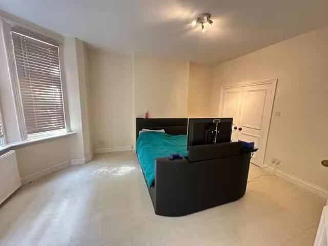 1 bedroom flat for rent in Tisbury Road, Hove, BN3