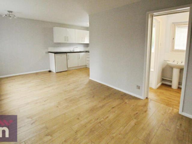1 bedroom flat for rent in Tom Price Close, Fairview, Cheltenham, GL52