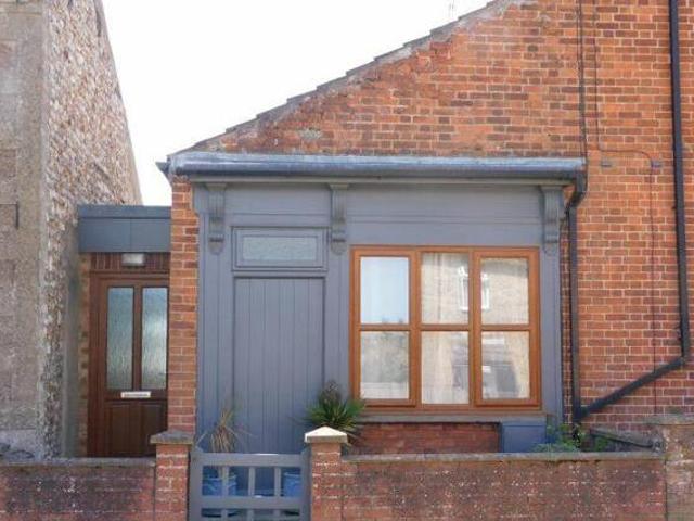 1 Bedroom Flat For Rent In ton