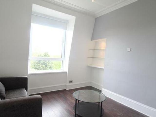 1 Bedroom Flat For Rent In Top Floor Right