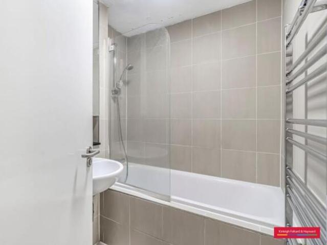 1 bedroom flat for rent in Torrington Park, Finchley, London, N12