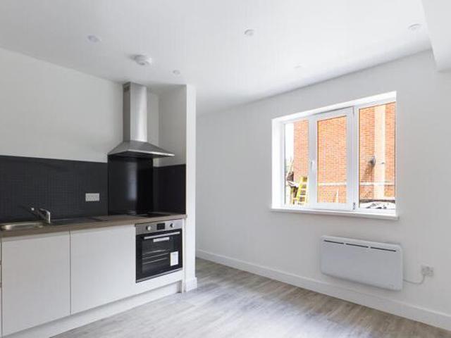 1 Bedroom Flat For Rent In Town Centre, Basingstoke