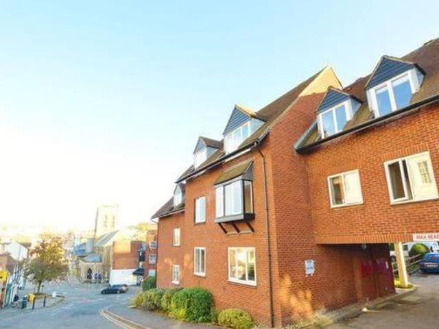 1 bedroom flat for rent in town Centre Currently Being Refurbished Including New Flooring Allo