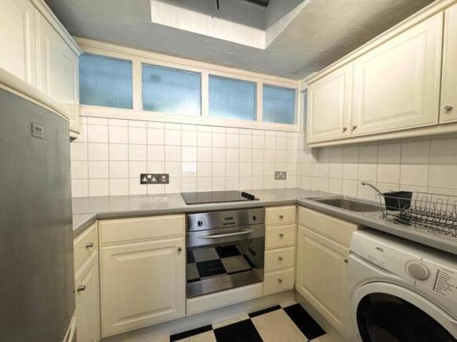 1 bedroom flat for rent in Trinity Close, The Pavement, SW4