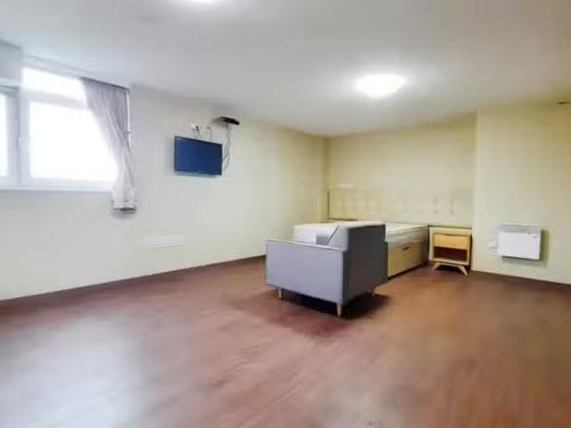 1 bedroom flat for rent in Trinity Road, Bootle, Merseyside, L20