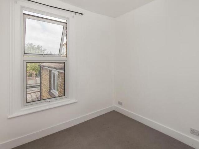1 bedroom flat for rent in Upland Road London SE22