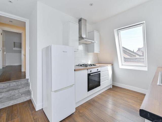 1 bedroom flat for rent in Upper Tooting Road, Tooting, London, SW17