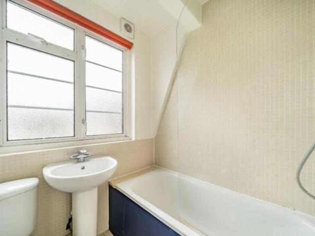1 bedroom flat for rent in Upper Tooting Road, Tooting, SW17
