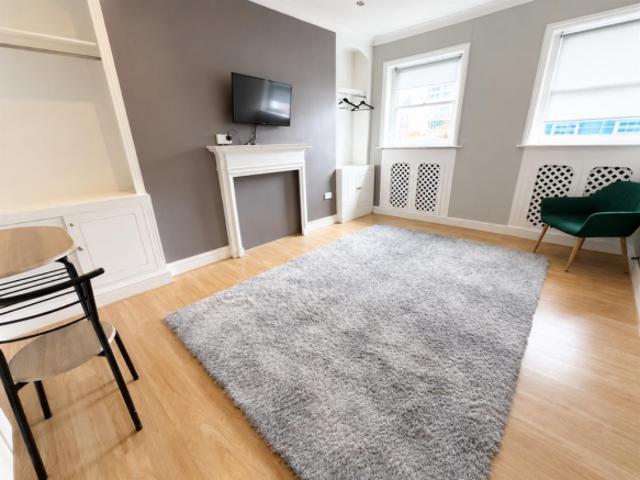 1 bedroom flat for rent in Upper Berkeley Street, London, W1H