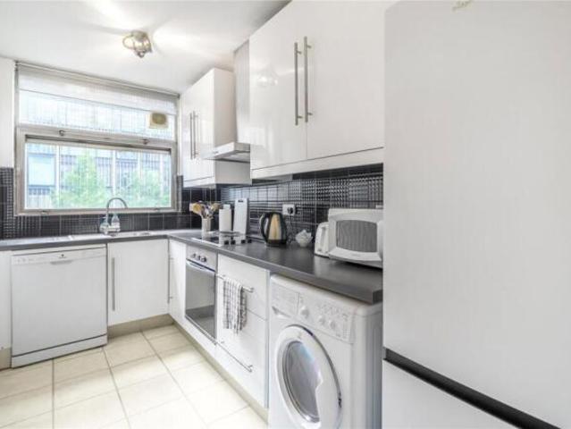 1 bedroom flat for rent in Upper Ground, Southwark, SE1