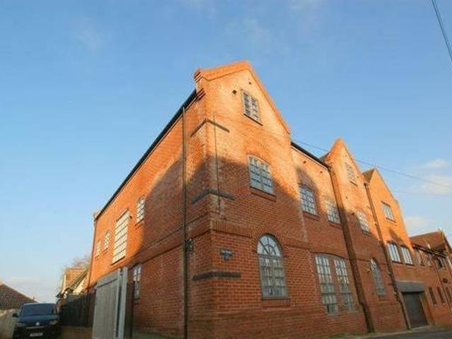 1 bedroom flat for rent in Upper Norwich Road Bournemouth BH2