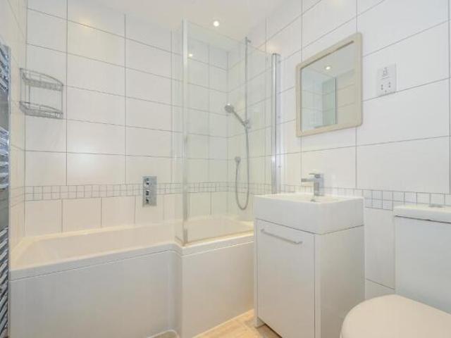 1 bedroom flat for rent in Upper Park Road, Belsize Park, London, NW3