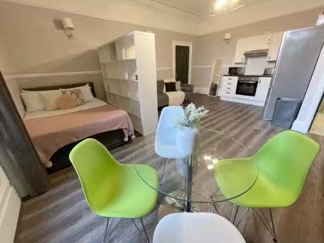 1 bedroom flat for rent in Upper Parliament Street, L8 7LG,, L8