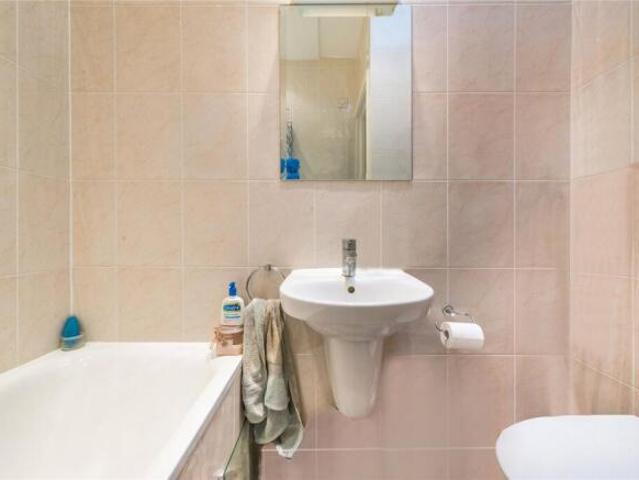 1 bedroom flat for rent in Upper Richmond Road, Putney, SW15