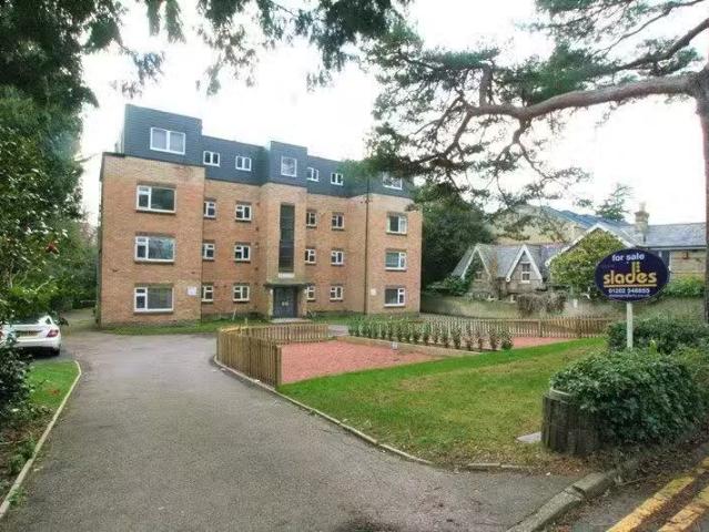 1 bedroom flat for rent in Valcourt 18 Branksome Wood Road, BH4