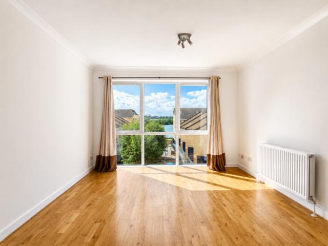 1 bedroom flat for rent in Valetta Way, Rochester, ME1