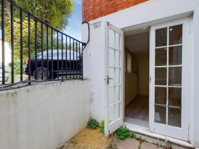 1 bedroom flat for rent in Valley Road, Streatham, SW16
