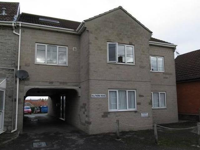1 bedroom flat for rent in Vestry Road Street Somerset BA16