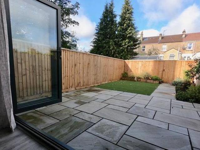 1 bedroom flat for rent in Victoria Terrace BA2