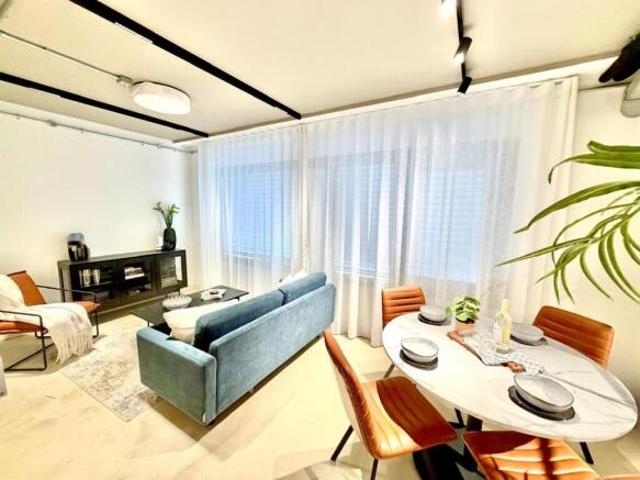 1 bedroom flat for rent in Victoria Villas, Richmond, TW9
