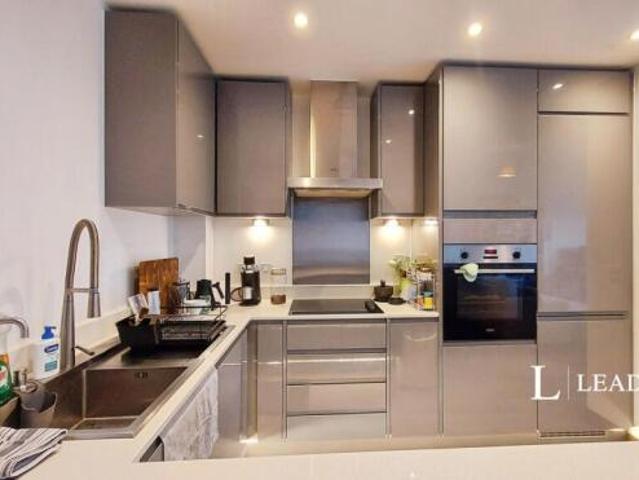 1 bedroom flat for rent in Victoria Avenue, SS2