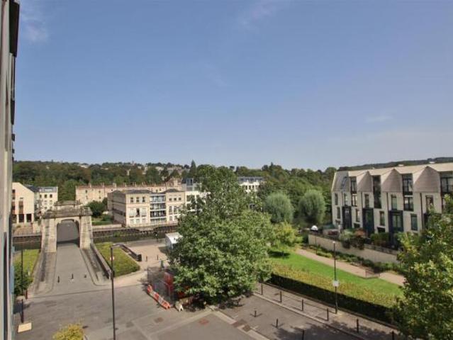 1 bedroom flat for rent in Victoria Bridge Road, Bath, BA2