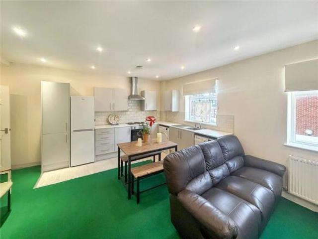 1 bedroom flat for rent in Victoria Chambers, 120 Victoria Road, SN1