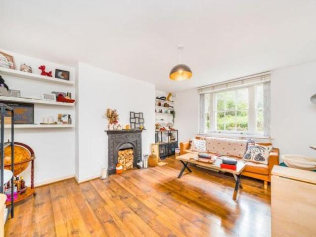 1 bedroom flat for rent in Victoria Park Road, Victoria Park, E9