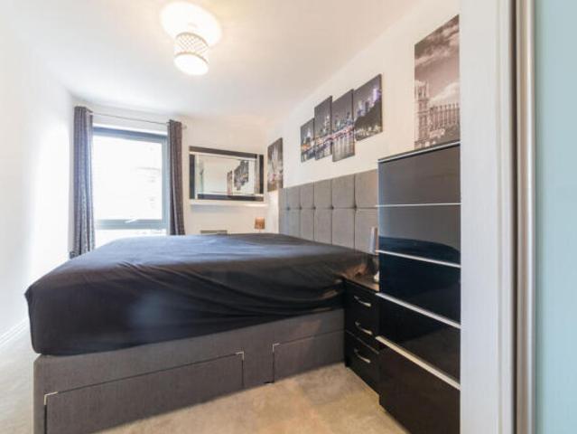 1 bedroom flat for rent in Victoria Road, North Acton, W3